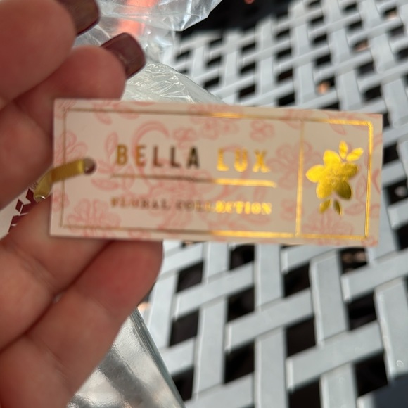 Bella Luxx | Accents | 3 Piece Floral Collection By Bella Lux | Poshmark